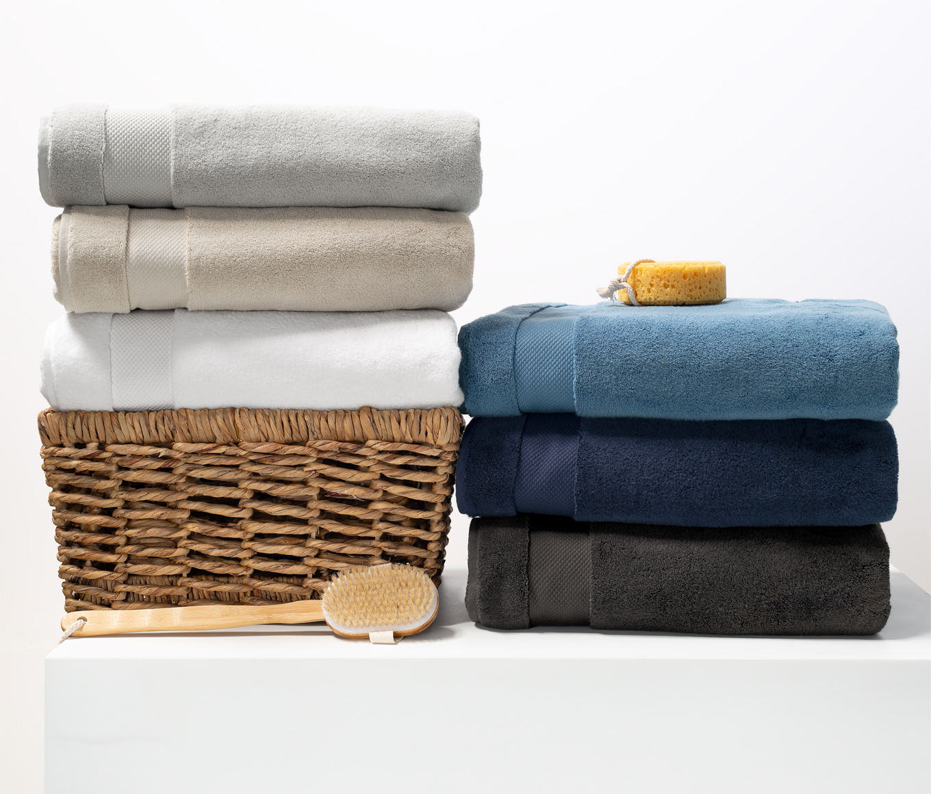 How to Fold and Stack Towels Like a Pro: Tips for a Perfectly Organized ...